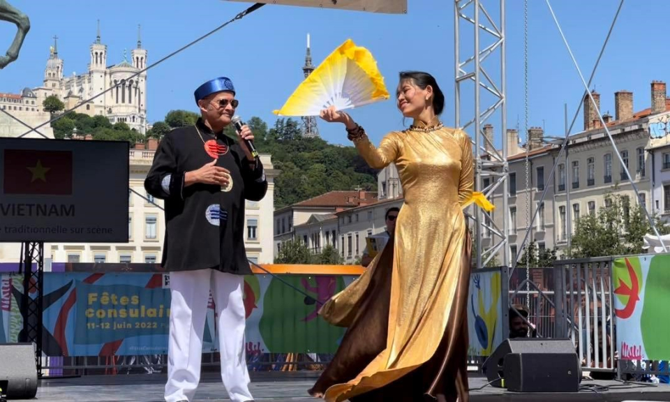 Gérard Addat, người đưa tình yêu Việt Nam vào bài hát - Báo Hưng Yên ...