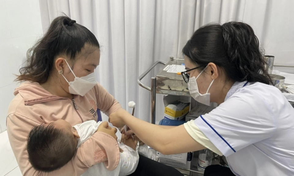 Đã đặt đủ loại vaccine để phục vụ cho chương trình tiêm chủng mở rộng ...