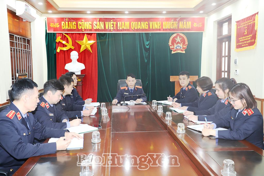 Ghi nhận ở chi bộ đạt tiêu chuẩn “Hoàn thành xuất sắc nhiệm vụ” tiêu biểu 5 năm liền - Báo Hưng ...