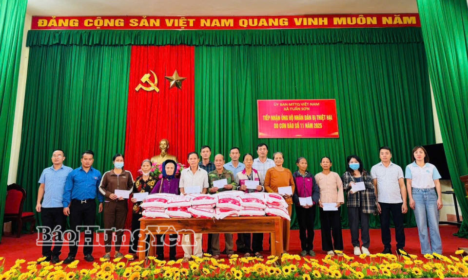 Xã Mễ Sở: Tặng quà người dân bị ảnh hưởng bởi bão, lũ ở xã Tuấn Sơn, tỉnh Lạng Sơn - Báo Hưng ...